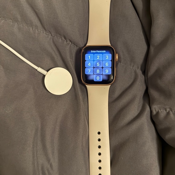 Apple | Wearables | Apple Watch Se Rose Gold | Poshmark